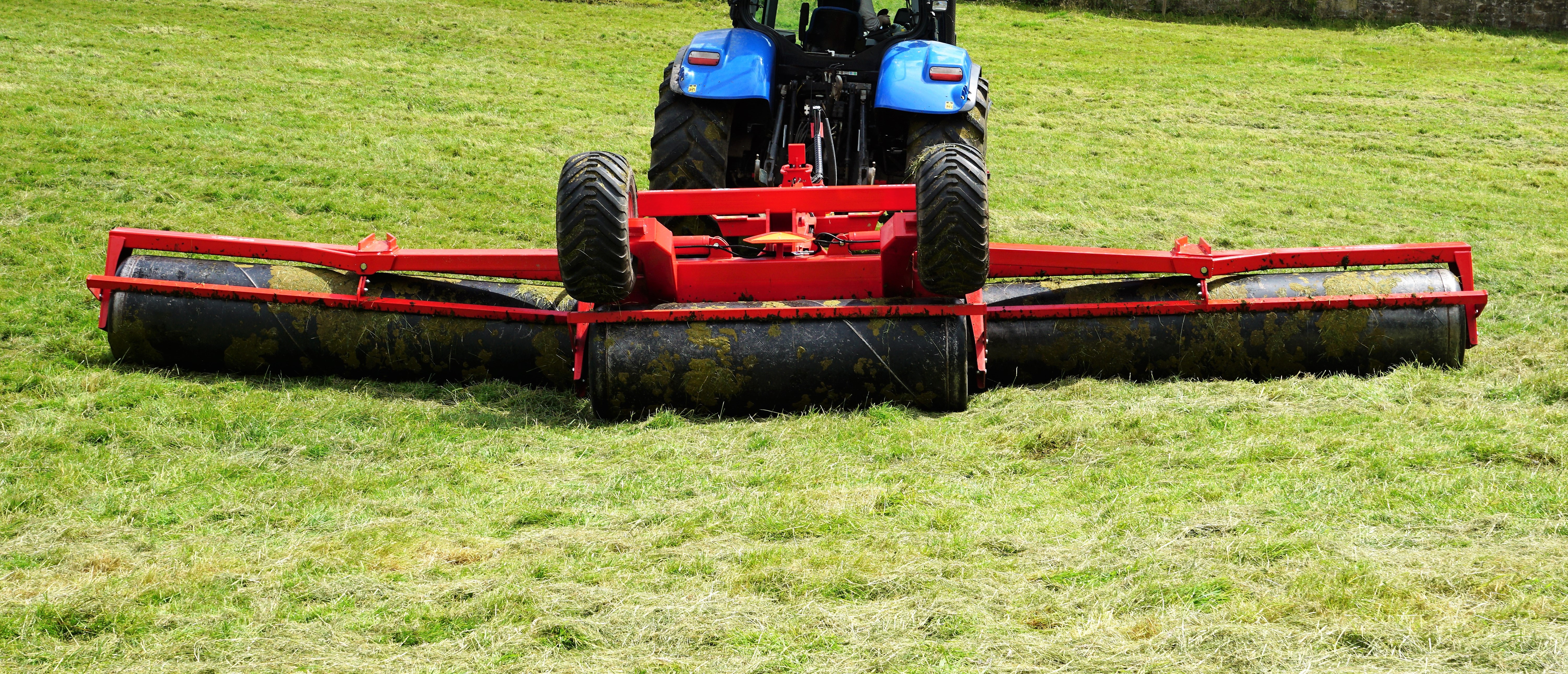 HE-VA Grass Rolls - In the field | Opico the Company